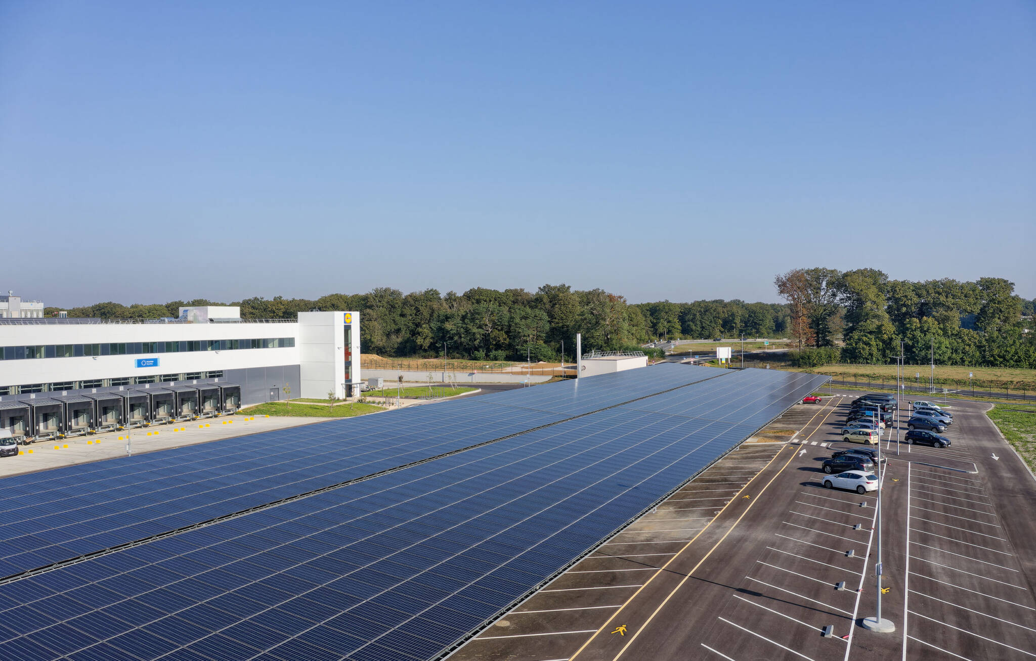 LIDL inaugure à Ablis (78) sa plus grande plateforme logistique de France réalisée par IDEC et ...