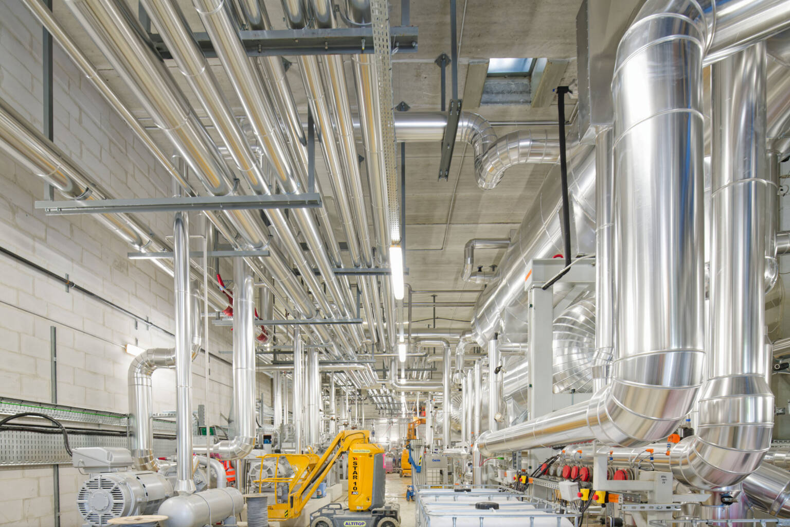 LIDL inaugure à Ablis (78) sa plus grande plateforme logistique de France réalisée par IDEC et ...